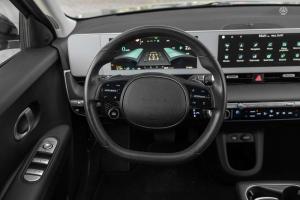 Black Hyundai Ioniq 5 2022 in Vilnius, with an engine capacity of 0.00 L and mileage of 71 thousand km for 25500 €, photo 14 on AUTOMOTO.COM.LV
