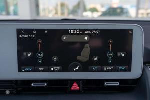 Black Hyundai Ioniq 5 2022 in Vilnius, with an engine capacity of 0.00 L and mileage of 71 thousand km for 25500 €, photo 20 on AUTOMOTO.COM.LV