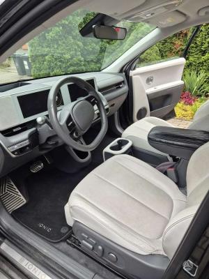 Black Hyundai Ioniq 5 2022 in Vilnius, with an engine capacity of 0.00 L and mileage of 94 thousand km for 30499 €, photo 9 on AUTOMOTO.COM.LV