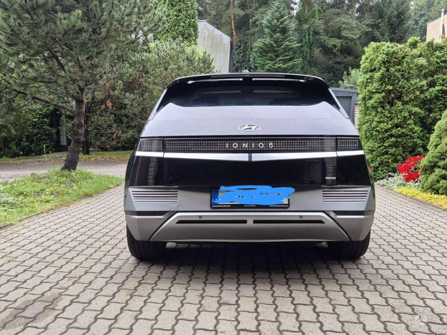 Black Hyundai Ioniq 5 2022 in Vilnius, with an engine capacity of 0.00 L and mileage of 94 thousand km for 30499 €, photo 16 on AUTOMOTO.COM.LV