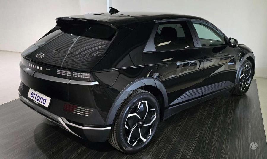 Melns Hyundai Ioniq 5 2023 Šauļi, ar dzinēja tilpumu 0.00 L un nobraukumu 83 tūkst. km par 27800 €, foto 4 vietnē AUTOMOTO.COM.LV
