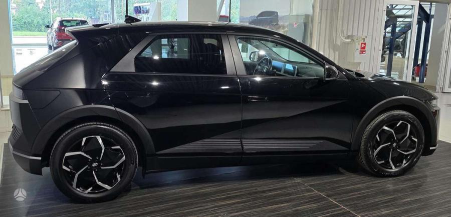 Melns Hyundai Ioniq 5 2023 Šauļi, ar dzinēja tilpumu 0.00 L un nobraukumu 83 tūkst. km par 27800 €, foto 6 vietnē AUTOMOTO.COM.LV