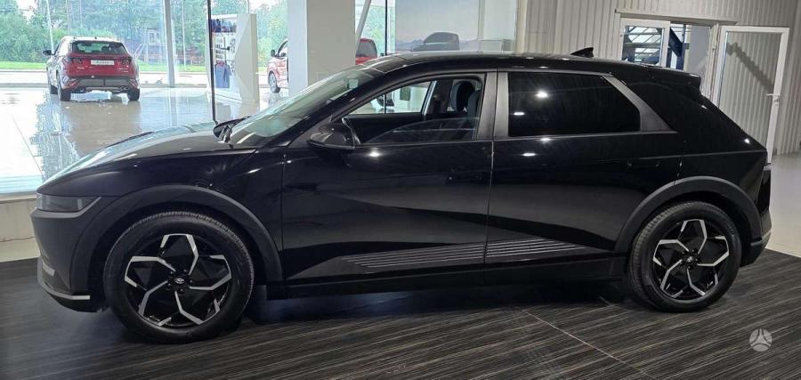 Melns Hyundai Ioniq 5 2023 Šauļi, ar dzinēja tilpumu 0.00 L un nobraukumu 83 tūkst. km par 27800 €, foto 7 vietnē AUTOMOTO.COM.LV