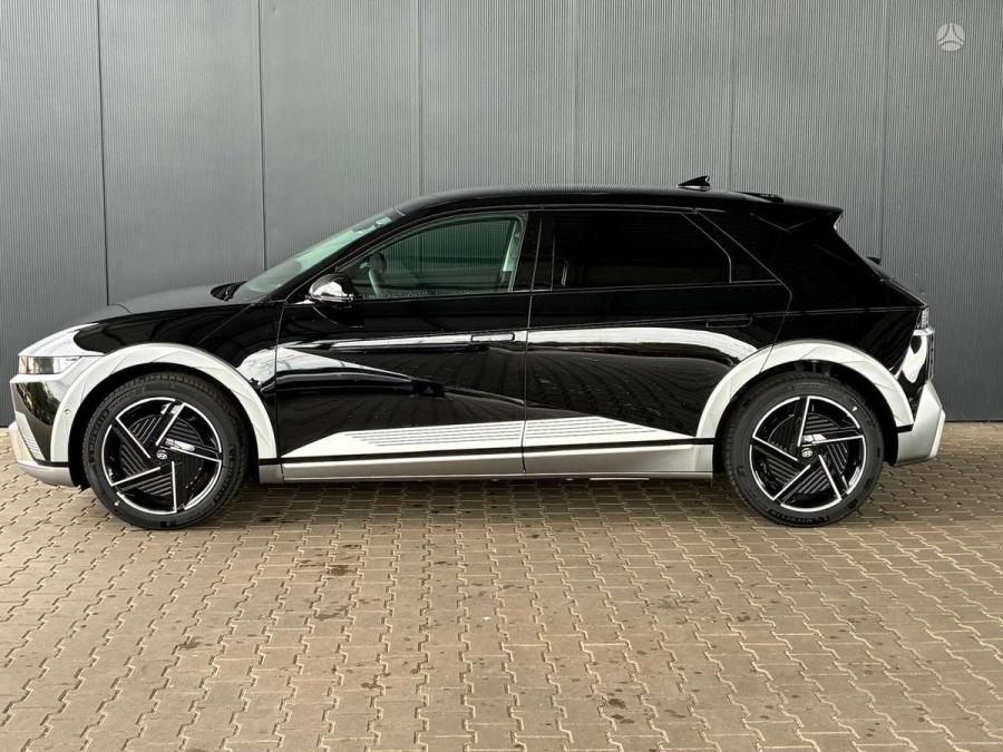 Черный Хендай Ioniq 5 2025 в Вильнюс, объемом двигателя 0.00 л и пробегом 0 тыс. км за 47190 €, фото 4 на AUTOMOTO.COM.LV