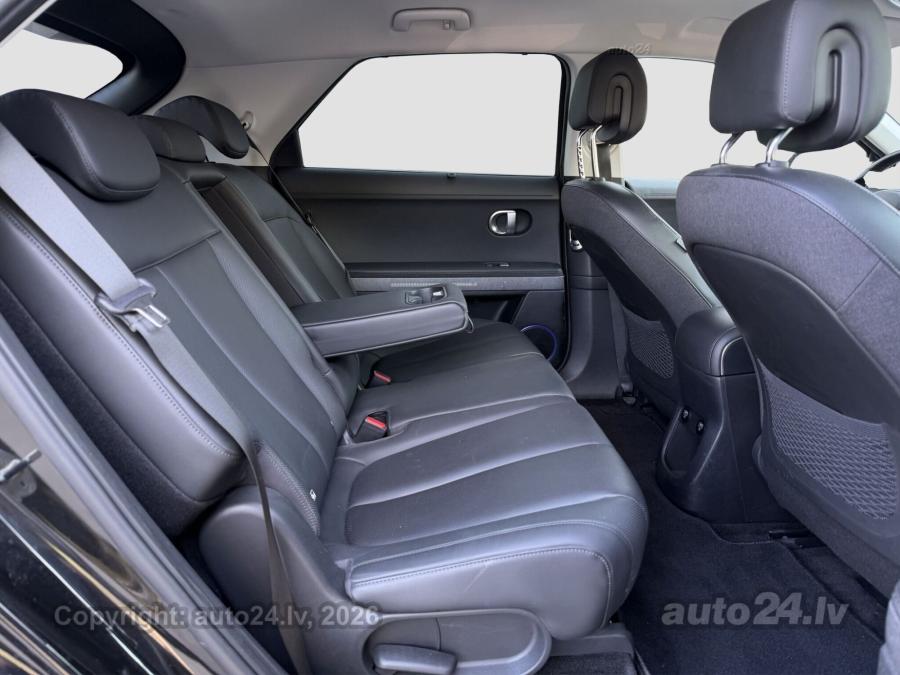 Black Hyundai Ioniq 5 2021 in Parnu, with an engine capacity of 0.00 L and mileage of 145 thousand km for 27900 €, photo 8 on AUTOMOTO.COM.LV