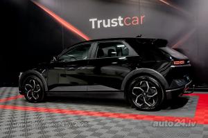 Black Hyundai Ioniq 5 2021 in Parnu, with an engine capacity of 0.00 L and mileage of 276 thousand km for 19999 €, photo 4 on AUTOMOTO.COM.LV