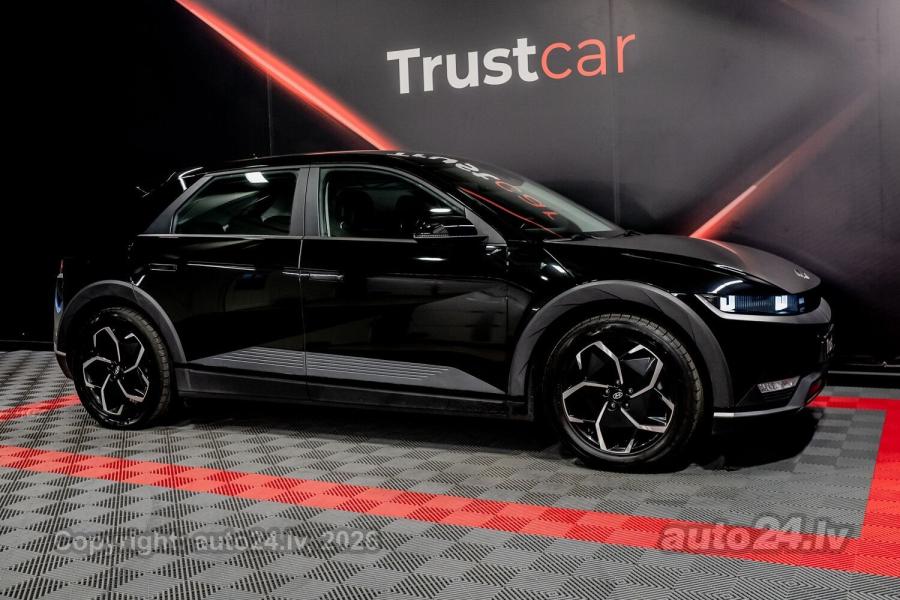Black Hyundai Ioniq 5 2021 in Parnu, with an engine capacity of 0.00 L and mileage of 276 thousand km for 19999 €, photo 10 on AUTOMOTO.COM.LV