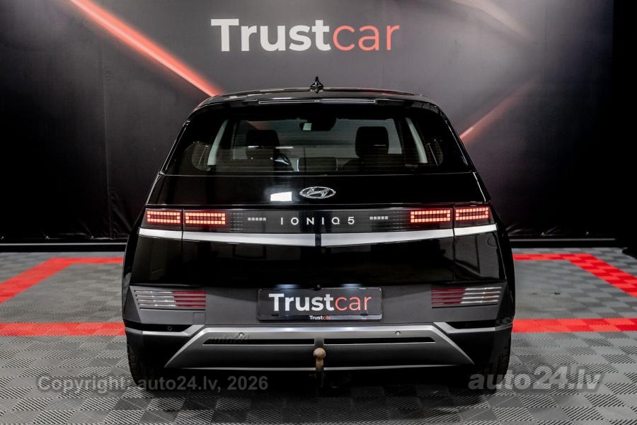 Black Hyundai Ioniq 5 2021 in Parnu, with an engine capacity of 0.00 L and mileage of 276 thousand km for 19999 €, photo 13 on AUTOMOTO.COM.LV