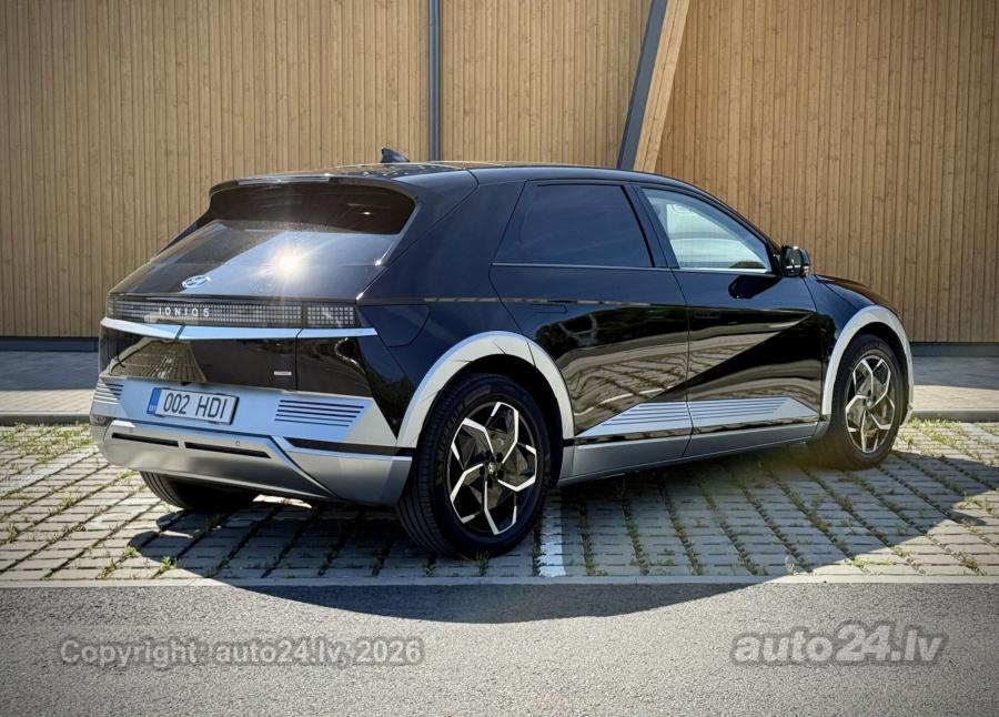 Melns Hyundai Ioniq 5 2021 Tallina, ar dzinēja tilpumu 0.00 L un nobraukumu 66 tūkst. km par 33500 €, foto 4 vietnē AUTOMOTO.COM.LV