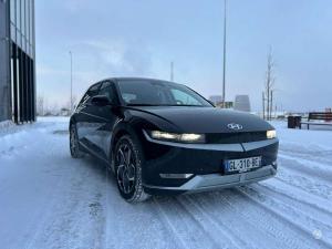 Black Hyundai Ioniq 5 2022 in Vilnius, with an engine capacity of 0.00 L and mileage of 112 thousand km for 21500 €, photo 2 on AUTOMOTO.COM.LV