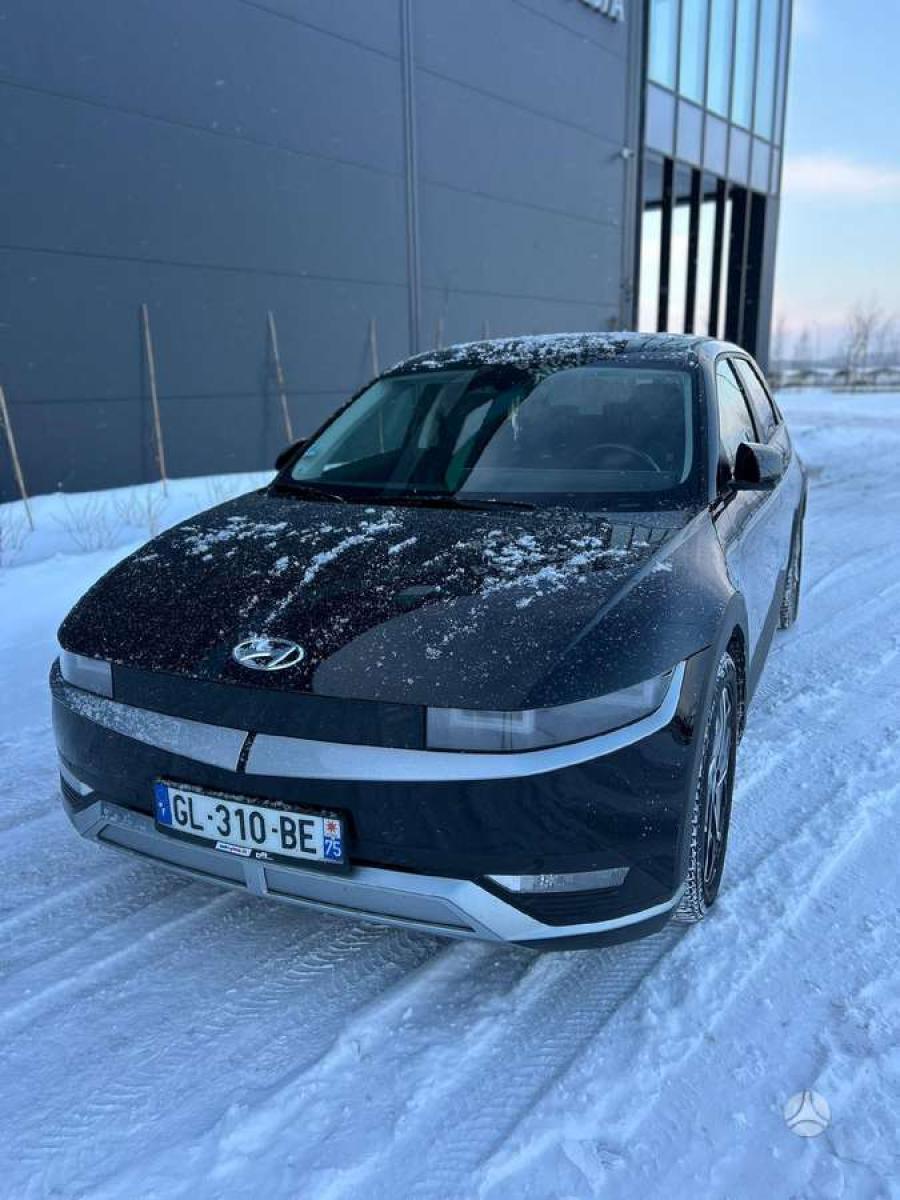 Black Hyundai Ioniq 5 2022 in Vilnius, with an engine capacity of 0.00 L and mileage of 112 thousand km for 21500 €, photo 15 on AUTOMOTO.COM.LV