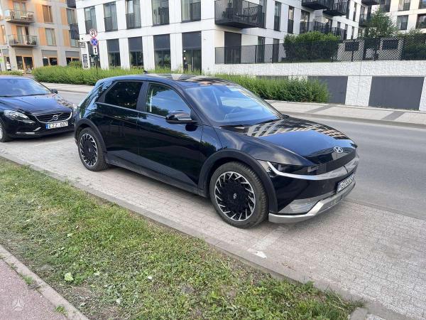 Черный Хендай Ioniq 5 2024 в Вильнюс, объемом двигателя 0.00 л и пробегом 16 тыс. км за 24999 €, фото 1 на AUTOMOTO.COM.LV