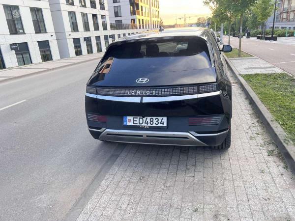 Черный Хендай Ioniq 5 2024 в Вильнюс, объемом двигателя 0.00 л и пробегом 16 тыс. км за 24999 €, фото 6 на AUTOMOTO.COM.LV