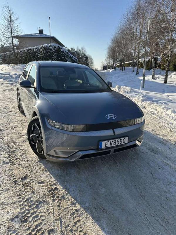 Blue Hyundai Ioniq 5 2021 in Vilnius, with an engine capacity of 0.00 L and mileage of 91 thousand km for 23900 €, photo 1 on AUTOMOTO.COM.LV