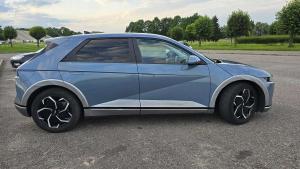 Blue Hyundai Ioniq 5 2023 in Kaunas, with an engine capacity of 0.00 L and mileage of 109 thousand km for 21500 €, photo 4 on AUTOMOTO.COM.LV