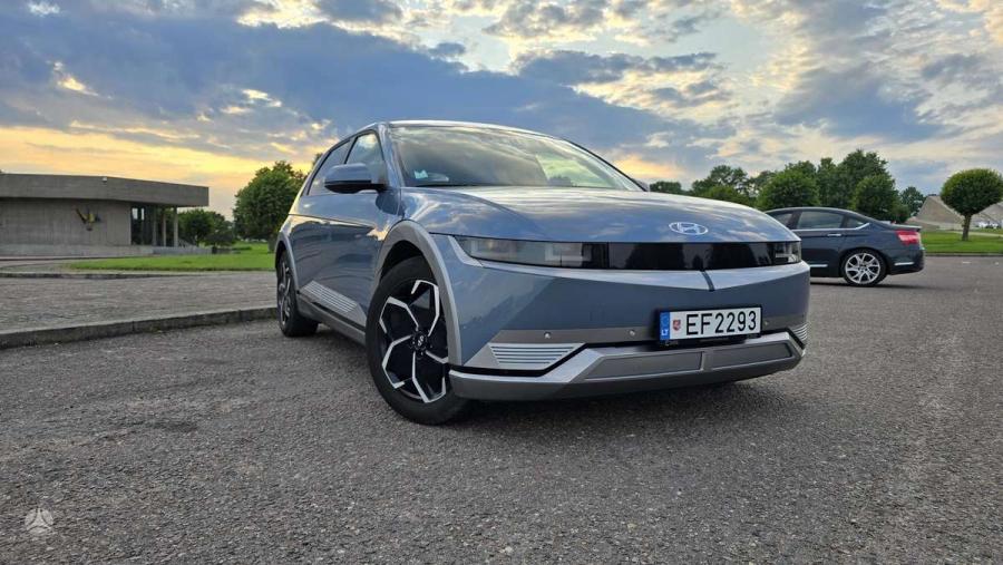 Blue Hyundai Ioniq 5 2023 in Kaunas, with an engine capacity of 0.00 L and mileage of 109 thousand km for 21500 €, photo 10 on AUTOMOTO.COM.LV