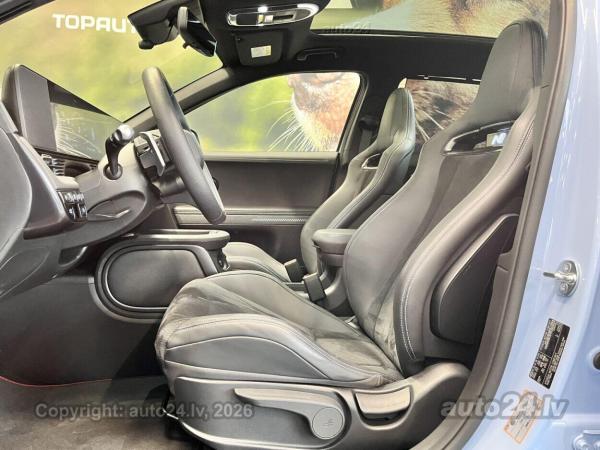 Zils Hyundai Ioniq 5 2024 Tallina, ar dzinēja tilpumu 0.00 L un nobraukumu 18 tūkst. km par 68990 €, foto 8 vietnē AUTOMOTO.COM.LV