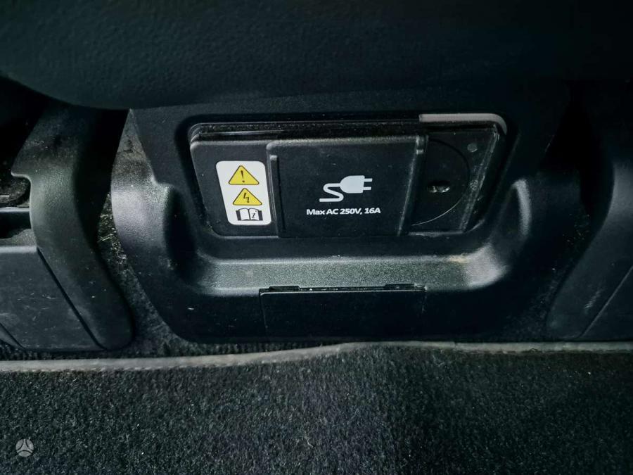 Zils Hyundai Ioniq 5 2024 Mažeikiai, ar dzinēja tilpumu 0.00 L un nobraukumu 81 tūkst. km par 21900 €, foto 27 vietnē AUTOMOTO.COM.LV