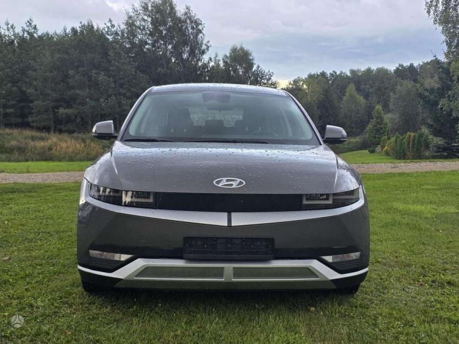 Hyundai Ioniq 5 2022 in Lazdijai, with an engine capacity of 0.00 L and mileage of 65 thousand km for 22000 €, photo 3 on AUTOMOTO.COM.LV