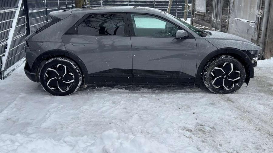 Grey Hyundai Ioniq 5 2021 in Jonava, with an engine capacity of 0.00 L and mileage of 60 thousand km for 16200 €, photo 8 on AUTOMOTO.COM.LV