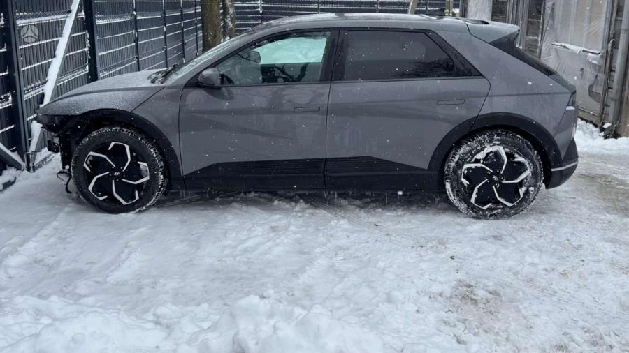 Grey Hyundai Ioniq 5 2021 in Jonava, with an engine capacity of 0.00 L and mileage of 60 thousand km for 16200 €, photo 12 on AUTOMOTO.COM.LV