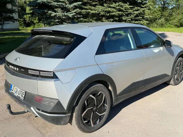Grey Hyundai Ioniq 5 2021 in Panevezys, with an engine capacity of 0.00 L and mileage of 82 thousand km for 20300 €, photo 3 on AUTOMOTO.COM.LV
