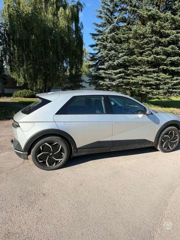 Grey Hyundai Ioniq 5 2021 in Panevezys, with an engine capacity of 0.00 L and mileage of 82 thousand km for 20300 €, photo 4 on AUTOMOTO.COM.LV