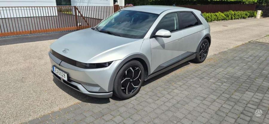 Pelēks Hyundai Ioniq 5 2021 Kauņa, ar dzinēja tilpumu 0.00 L un nobraukumu 110 tūkst. km par 24000 €, foto 1 vietnē AUTOMOTO.COM.LV