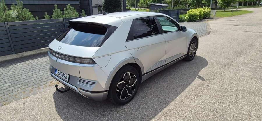 Pelēks Hyundai Ioniq 5 2021 Kauņa, ar dzinēja tilpumu 0.00 L un nobraukumu 110 tūkst. km par 24000 €, foto 6 vietnē AUTOMOTO.COM.LV