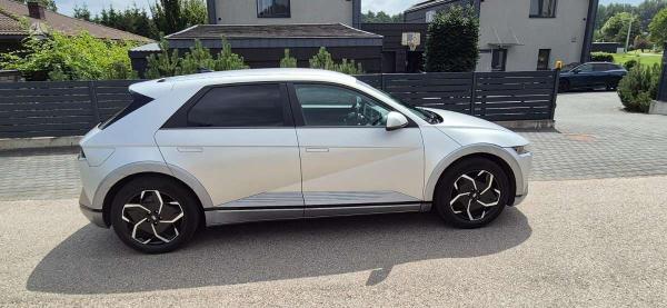 Grey Hyundai Ioniq 5 2021 in Kaunas, with an engine capacity of 0.00 L and mileage of 110 thousand km for 24000 €, photo 6 on AUTOMOTO.COM.LV