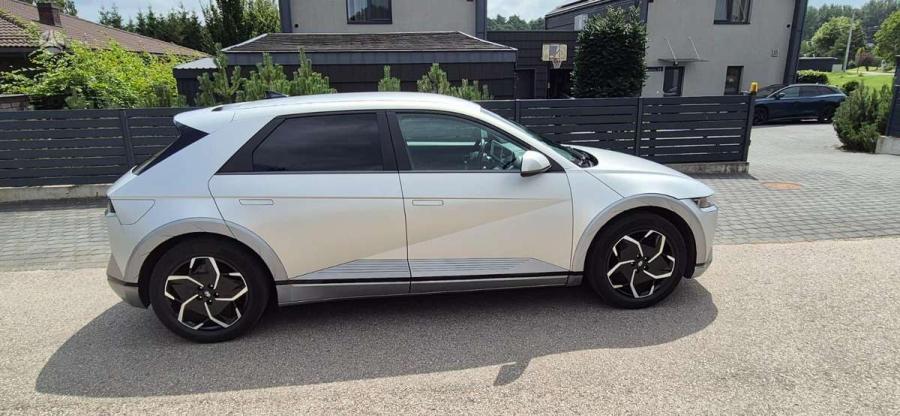 Pelēks Hyundai Ioniq 5 2021 Kauņa, ar dzinēja tilpumu 0.00 L un nobraukumu 110 tūkst. km par 24000 €, foto 7 vietnē AUTOMOTO.COM.LV
