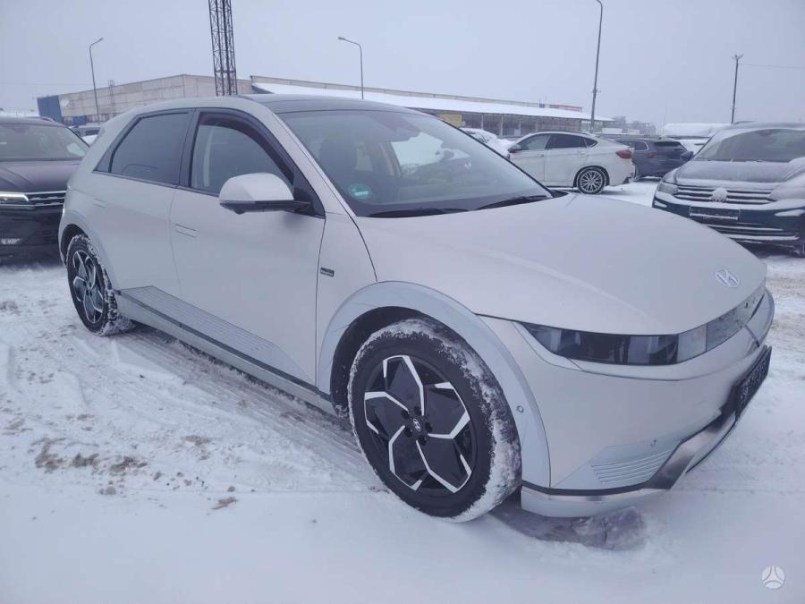 Серый Хендай Ioniq 5 2022 в Шяуляй, объемом двигателя 0.00 л и пробегом 59 тыс. км за 19900 €, фото 2 на AUTOMOTO.COM.LV