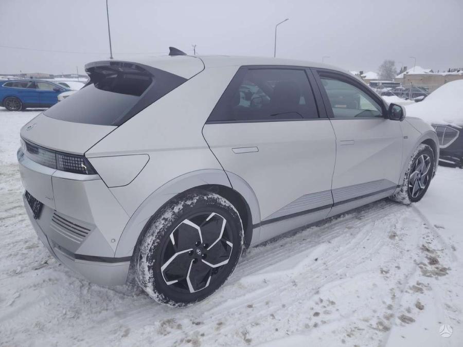 Серый Хендай Ioniq 5 2022 в Шяуляй, объемом двигателя 0.00 л и пробегом 59 тыс. км за 19900 €, фото 5 на AUTOMOTO.COM.LV