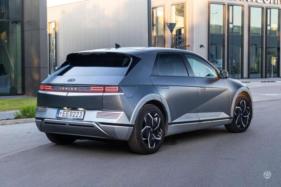 Grey Hyundai Ioniq 5 2022 in Vilnius, with an engine capacity of 0.00 L and mileage of 73 thousand km for 26350 €, photo 4 on AUTOMOTO.COM.LV