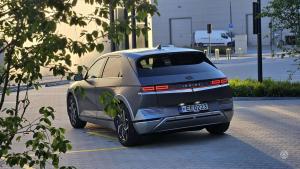 Grey Hyundai Ioniq 5 2022 in Vilnius, with an engine capacity of 0.00 L and mileage of 73 thousand km for 26350 €, photo 5 on AUTOMOTO.COM.LV