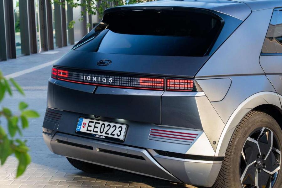 Grey Hyundai Ioniq 5 2022 in Vilnius, with an engine capacity of 0.00 L and mileage of 73 thousand km for 26350 €, photo 15 on AUTOMOTO.COM.LV
