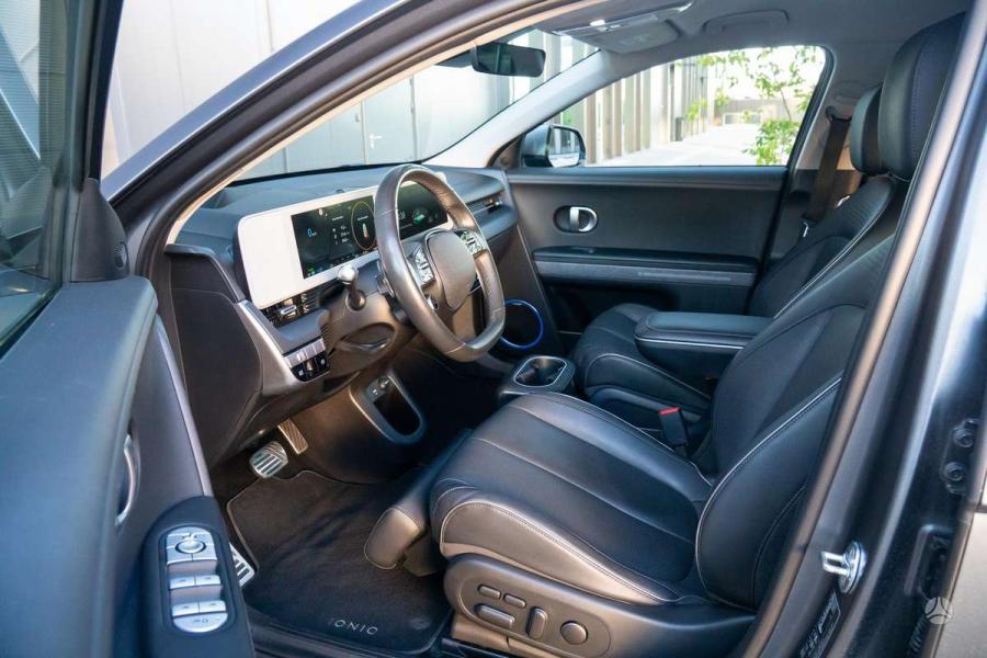 Grey Hyundai Ioniq 5 2022 in Vilnius, with an engine capacity of 0.00 L and mileage of 73 thousand km for 26350 €, photo 24 on AUTOMOTO.COM.LV
