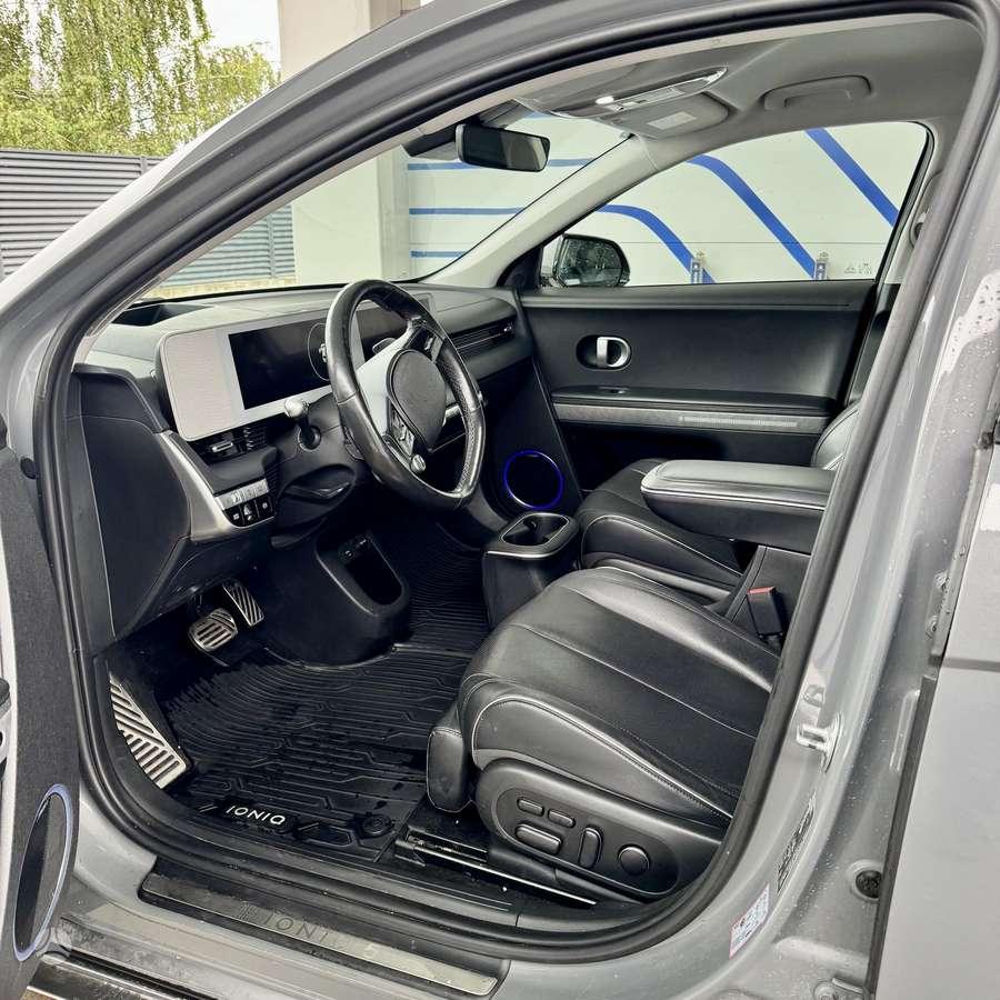 Grey Hyundai Ioniq 5 2022 in Vilnius, with an engine capacity of 0.00 L and mileage of 86 thousand km for 31490 €, photo 6 on AUTOMOTO.COM.LV