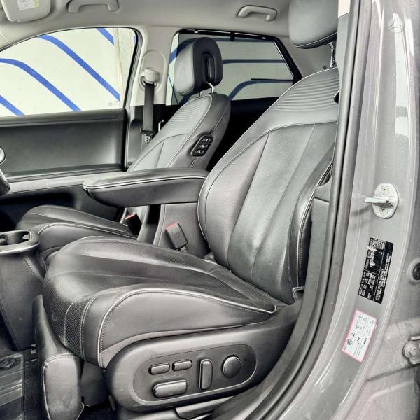 Pelēks Hyundai Ioniq 5 2022 Viļņa, ar dzinēja tilpumu 0.00 L un nobraukumu 86 tūkst. km par 31490 €, foto 7 vietnē AUTOMOTO.COM.LV