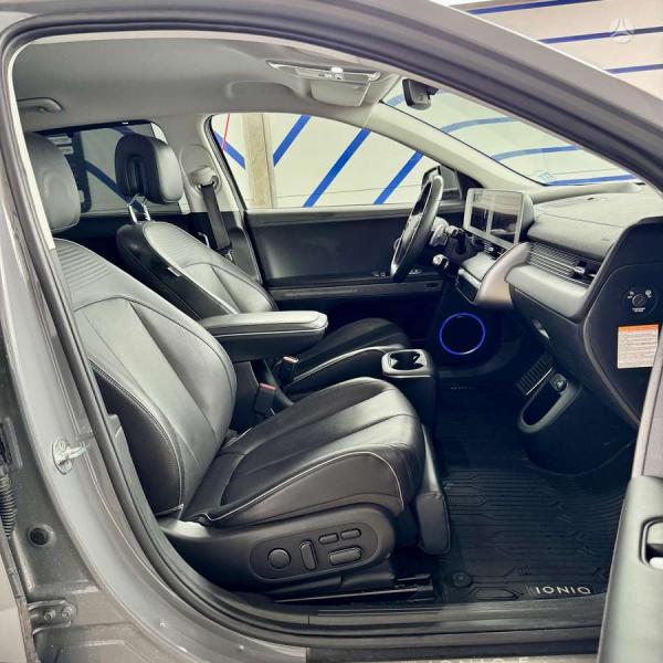 Pelēks Hyundai Ioniq 5 2022 Viļņa, ar dzinēja tilpumu 0.00 L un nobraukumu 86 tūkst. km par 31490 €, foto 8 vietnē AUTOMOTO.COM.LV