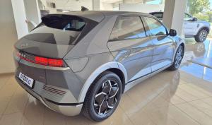 Pelēks Hyundai Ioniq 5 2022 Šauļi, ar dzinēja tilpumu 0.00 L un nobraukumu 19 tūkst. km par 29900 €, foto 4 vietnē AUTOMOTO.COM.LV