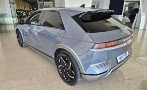 Pelēks Hyundai Ioniq 5 2022 Šauļi, ar dzinēja tilpumu 0.00 L un nobraukumu 19 tūkst. km par 29900 €, foto 5 vietnē AUTOMOTO.COM.LV