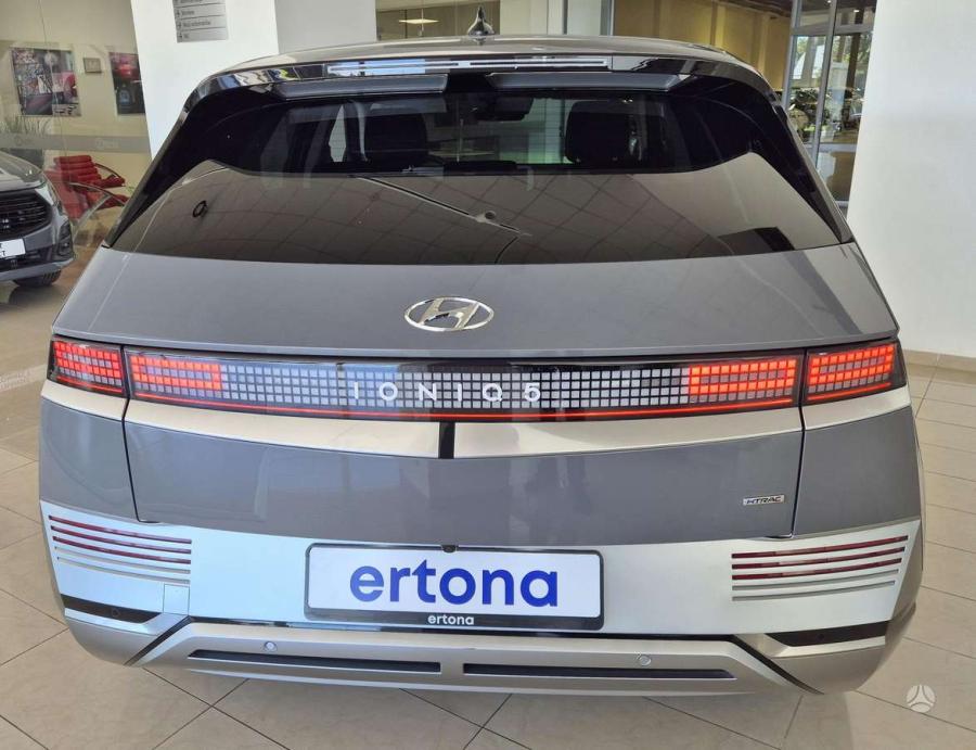 Pelēks Hyundai Ioniq 5 2022 Šauļi, ar dzinēja tilpumu 0.00 L un nobraukumu 19 tūkst. km par 29900 €, foto 9 vietnē AUTOMOTO.COM.LV