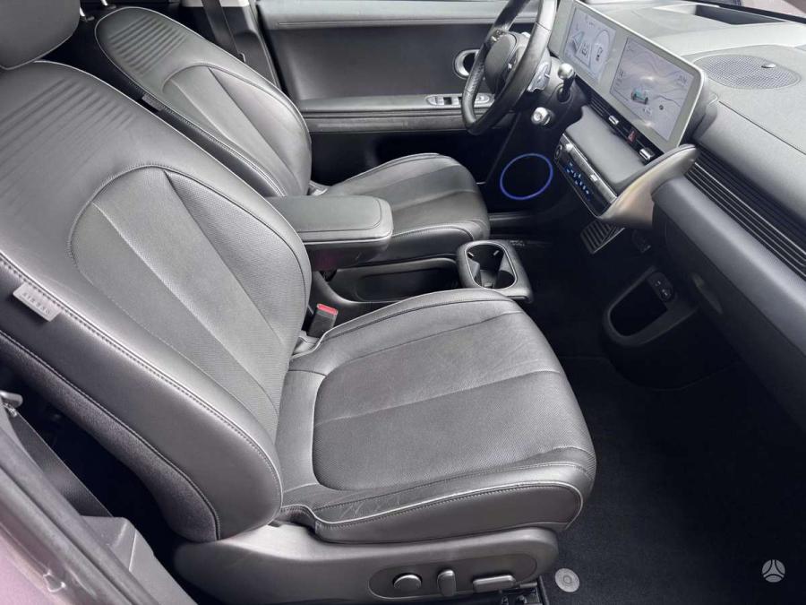 Pelēks Hyundai Ioniq 5 2022 Viļņa, ar dzinēja tilpumu 0.00 L un nobraukumu 100 tūkst. km par 26950 €, foto 9 vietnē AUTOMOTO.COM.LV