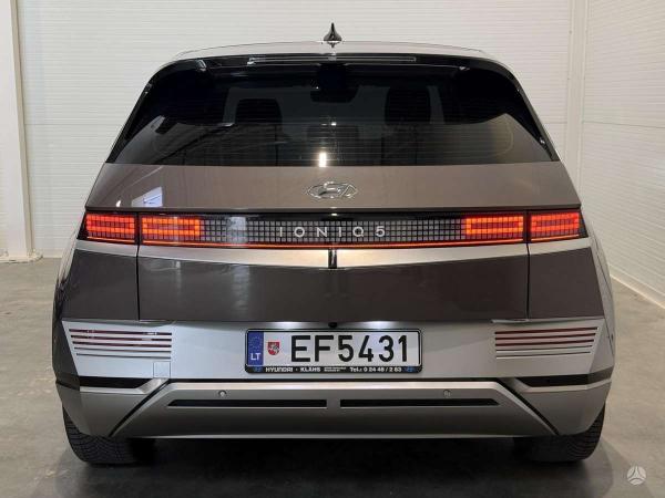 Pelēks Hyundai Ioniq 5 2022 Viļņa, ar dzinēja tilpumu 0.00 L un nobraukumu 32 tūkst. km par 29950 €, foto 4 vietnē AUTOMOTO.COM.LV