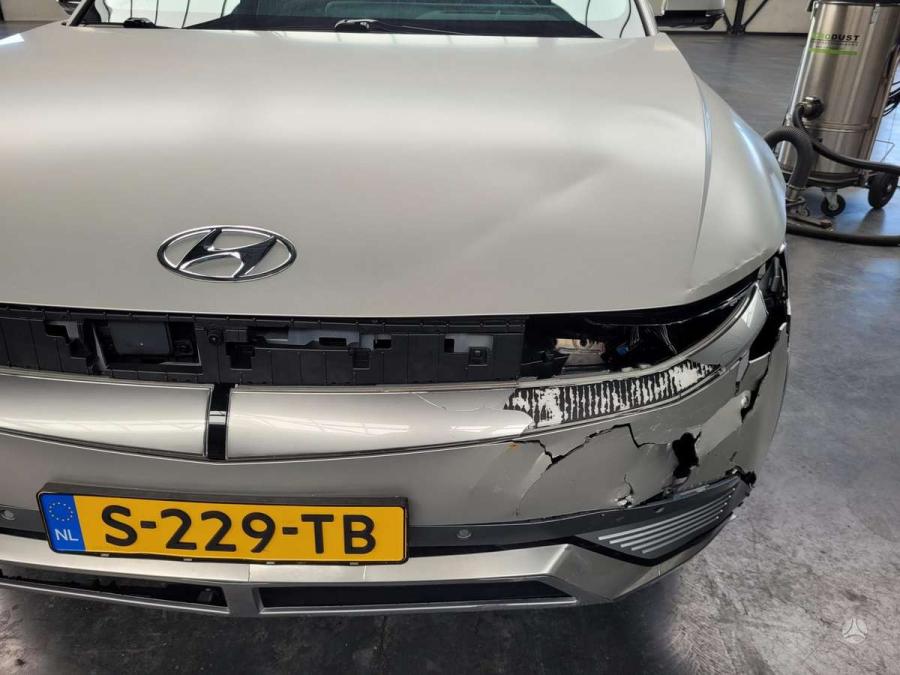 Серый Хендай Ioniq 5 2023 в Каунас, объемом двигателя 0.00 л и пробегом 70 тыс. км за 19900 €, фото 10 на AUTOMOTO.COM.LV