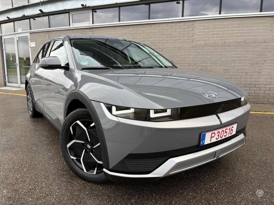 Серый Хендай Ioniq 5 2023 в Кедайняй, объемом двигателя 0.00 л и пробегом 42 тыс. км за 28950 €, фото 3 на AUTOMOTO.COM.LV