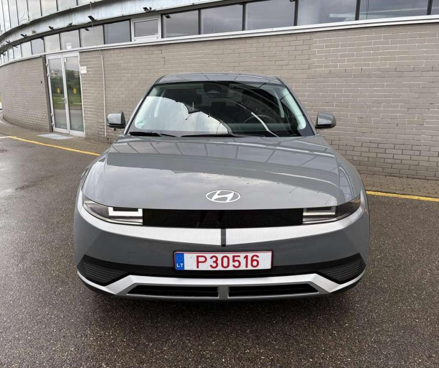 Серый Хендай Ioniq 5 2023 в Кедайняй, объемом двигателя 0.00 л и пробегом 42 тыс. км за 28950 €, фото 4 на AUTOMOTO.COM.LV