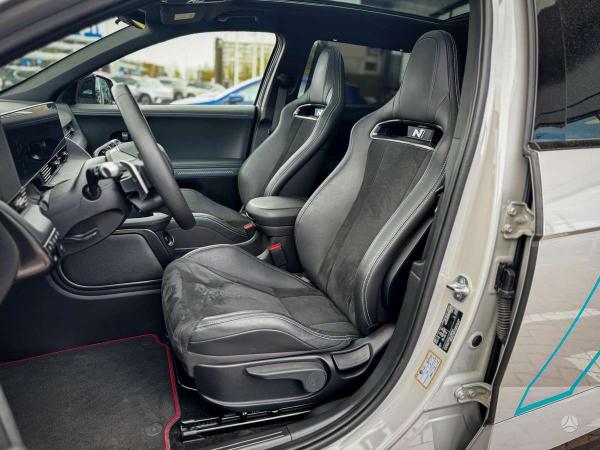 Pelēks Hyundai Ioniq 5 2025 Viļņa, ar dzinēja tilpumu 0.00 L un nobraukumu 10 tūkst. km par 78990 €, foto 11 vietnē AUTOMOTO.COM.LV