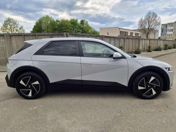Grey Hyundai Ioniq 5 2025 in Mazeikiai, with an engine capacity of 0.00 L and mileage of 33 thousand km for 23900 €, photo 2 on AUTOMOTO.COM.LV
